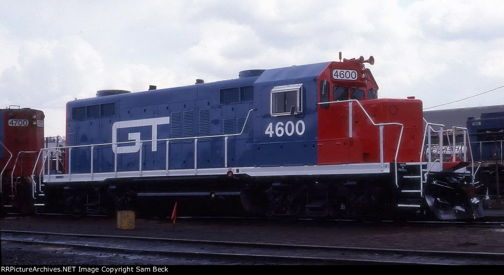 GTW 4600--Ex GP9 4443